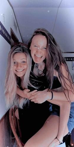 Alison Mitcham on Strikingly