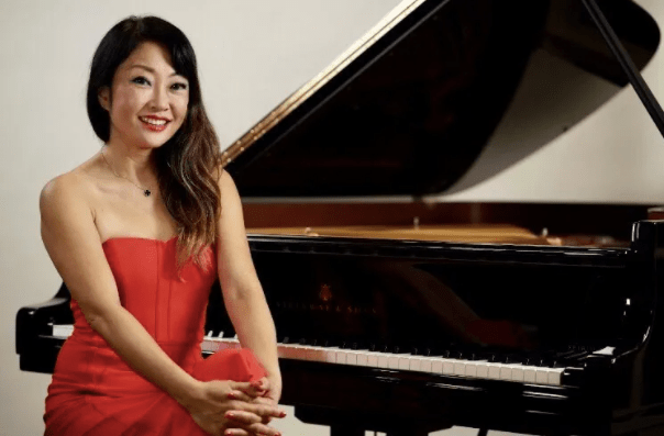 Sumi Lee