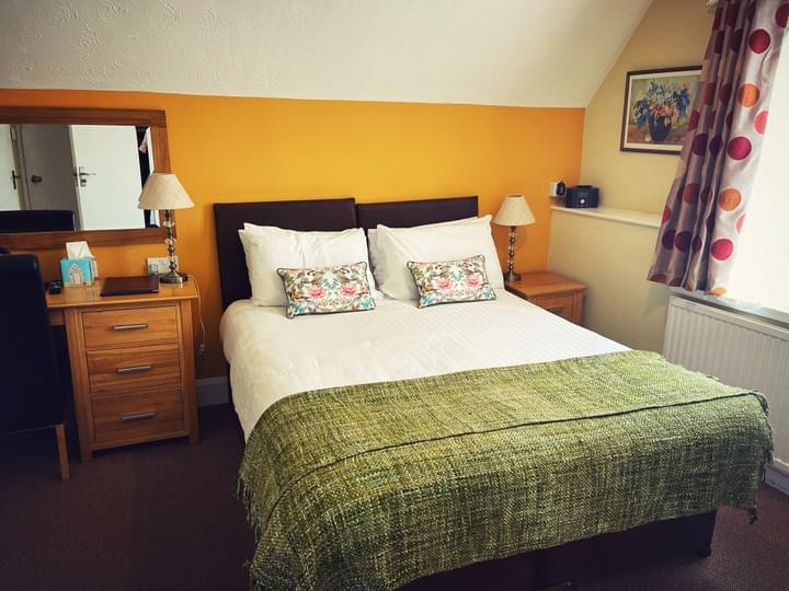 ACCOMMODATION - Robin Hill Hotel