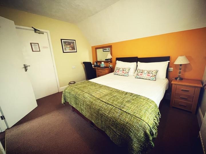 ACCOMMODATION - Robin Hill Hotel