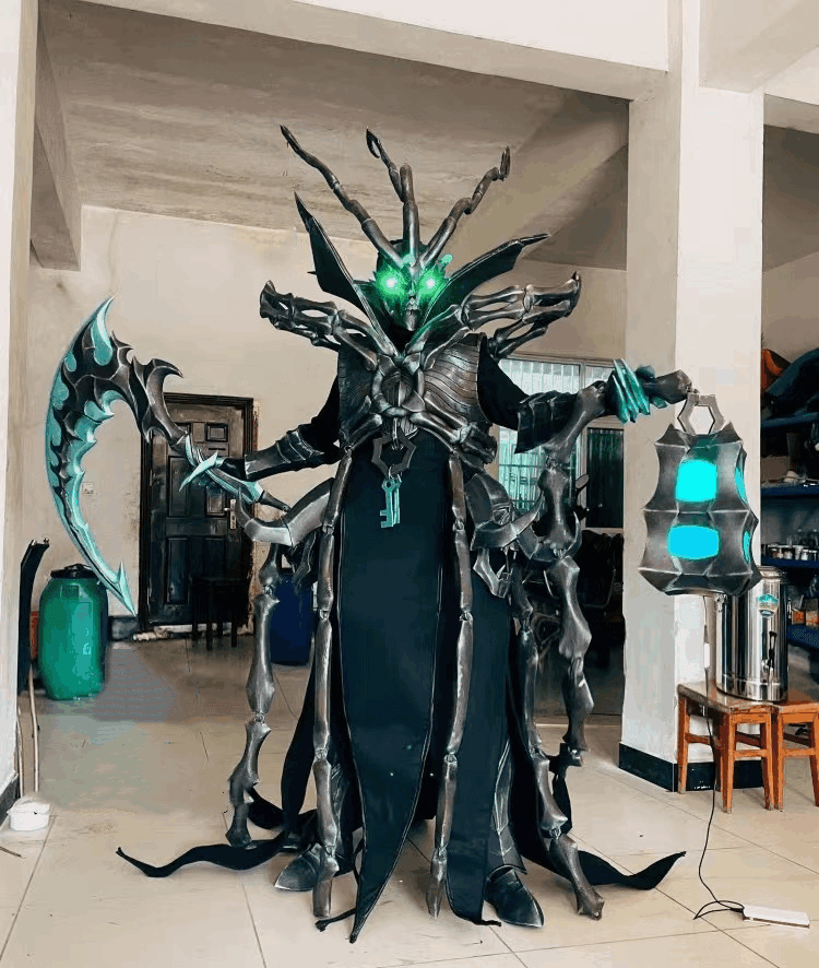 thresh lantern cosplay