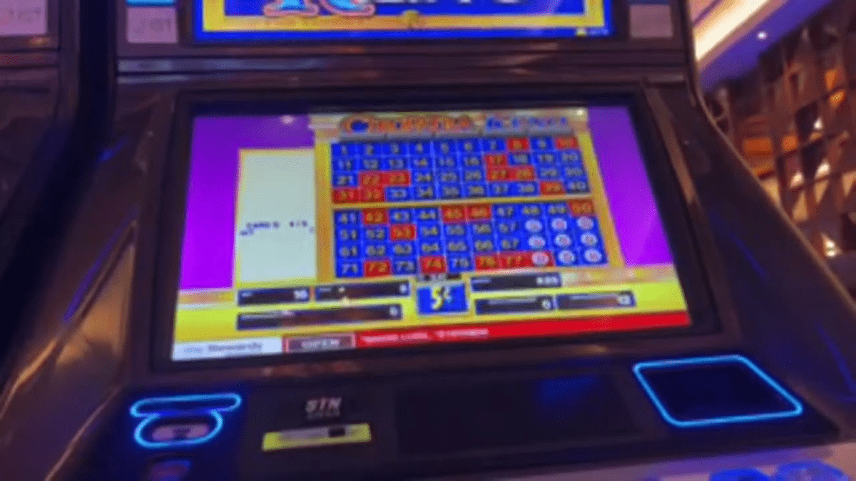 How do keno machines at bars work