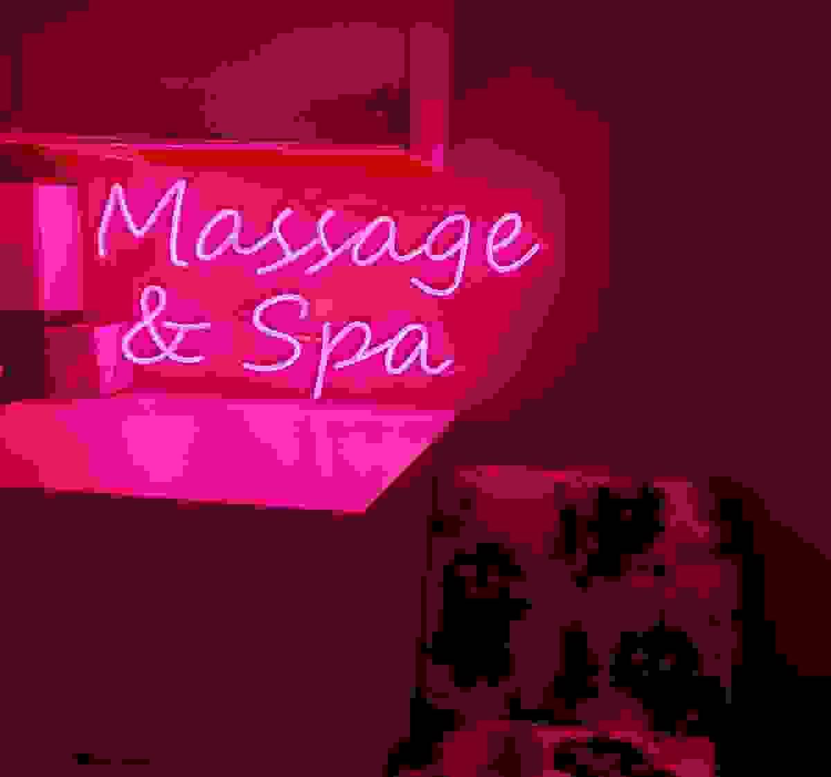 Pure Day Spa on Strikingly