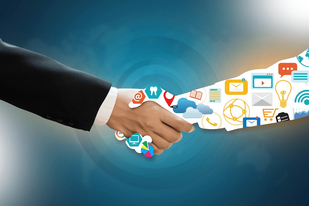 How Are Brands Adapting To Fashion Digitalization? - In...