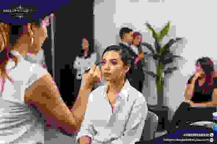 How to Build a Strong Makeup Artist Portfolio and Attra...