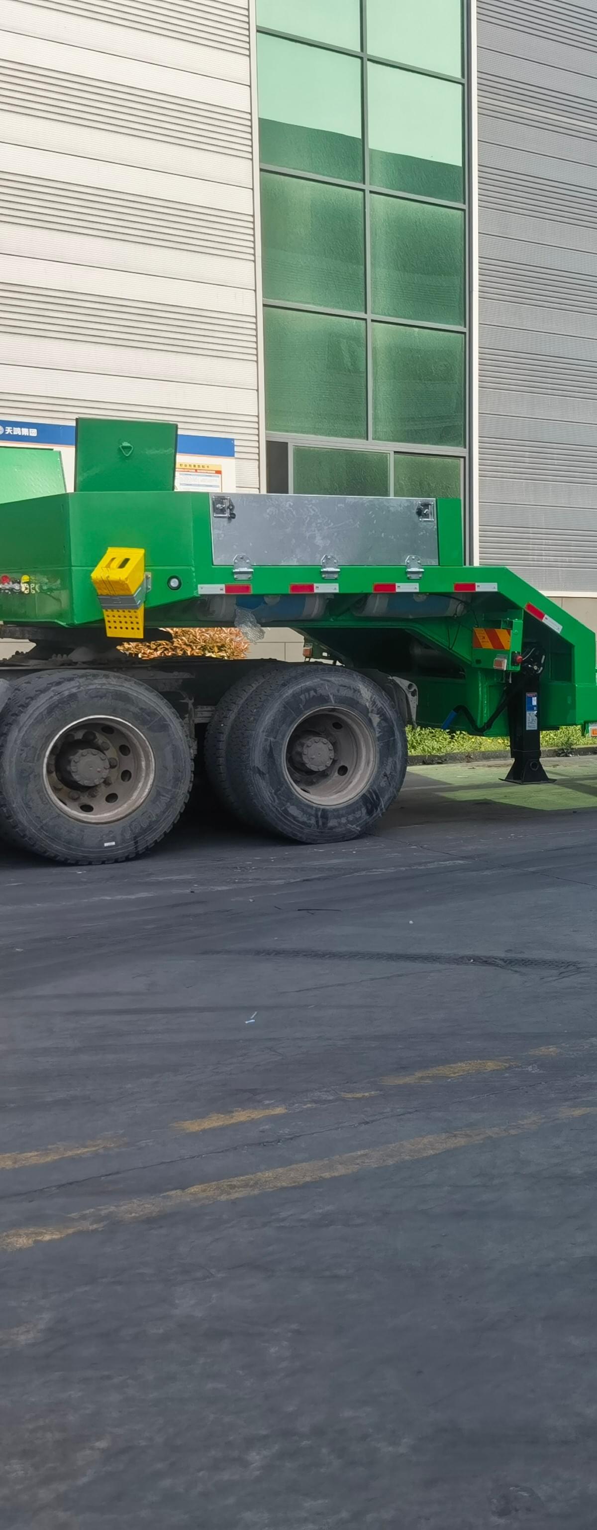 The Retractable Length Low Bed Trailer: Versatility and...