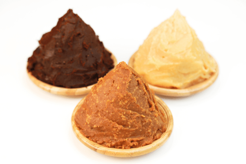 white and brown miso difference