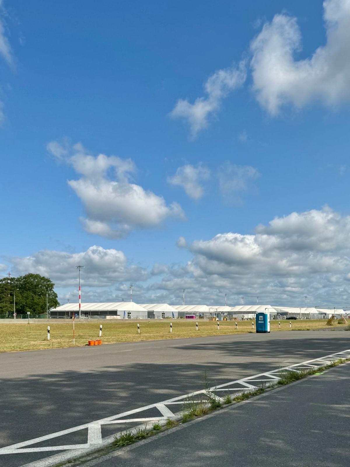 Besuch im Ankunftszentrum Tegel