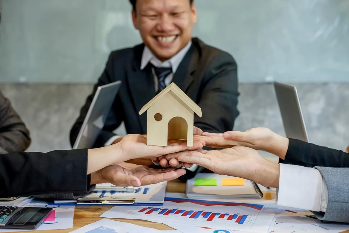 What Does a Real Estate Representative Do?