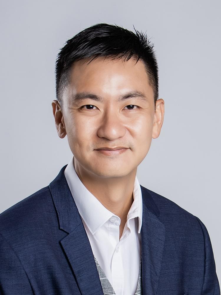 Adrian Tan： 从下岗到人力资源创始人，撰写《不再有老板》，独行侠的工作与生活挑战 - E492