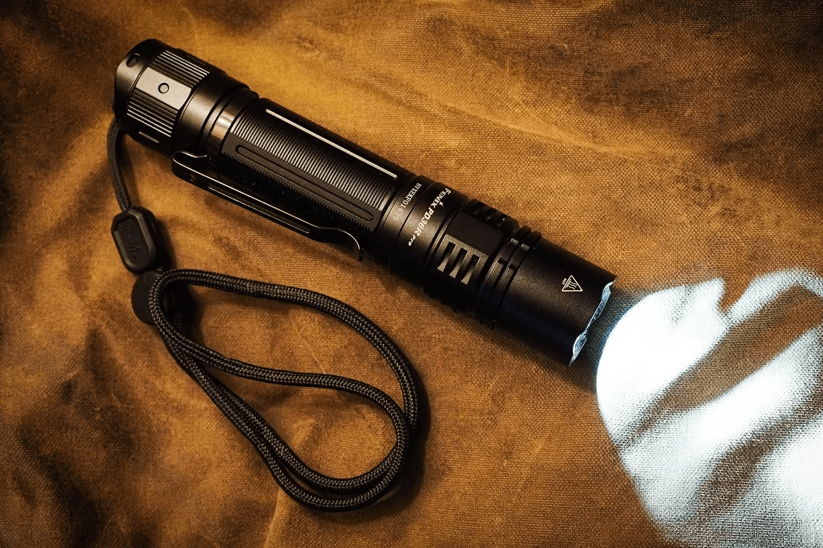 Flashlights Buying Guide: Exploring the Most Important ...