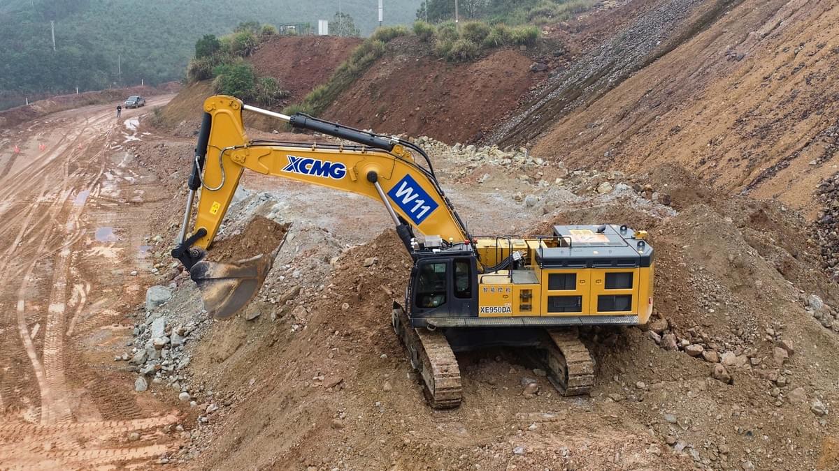 BuilderXが鉱山掘削機の遠隔制御を実現する - ニュース