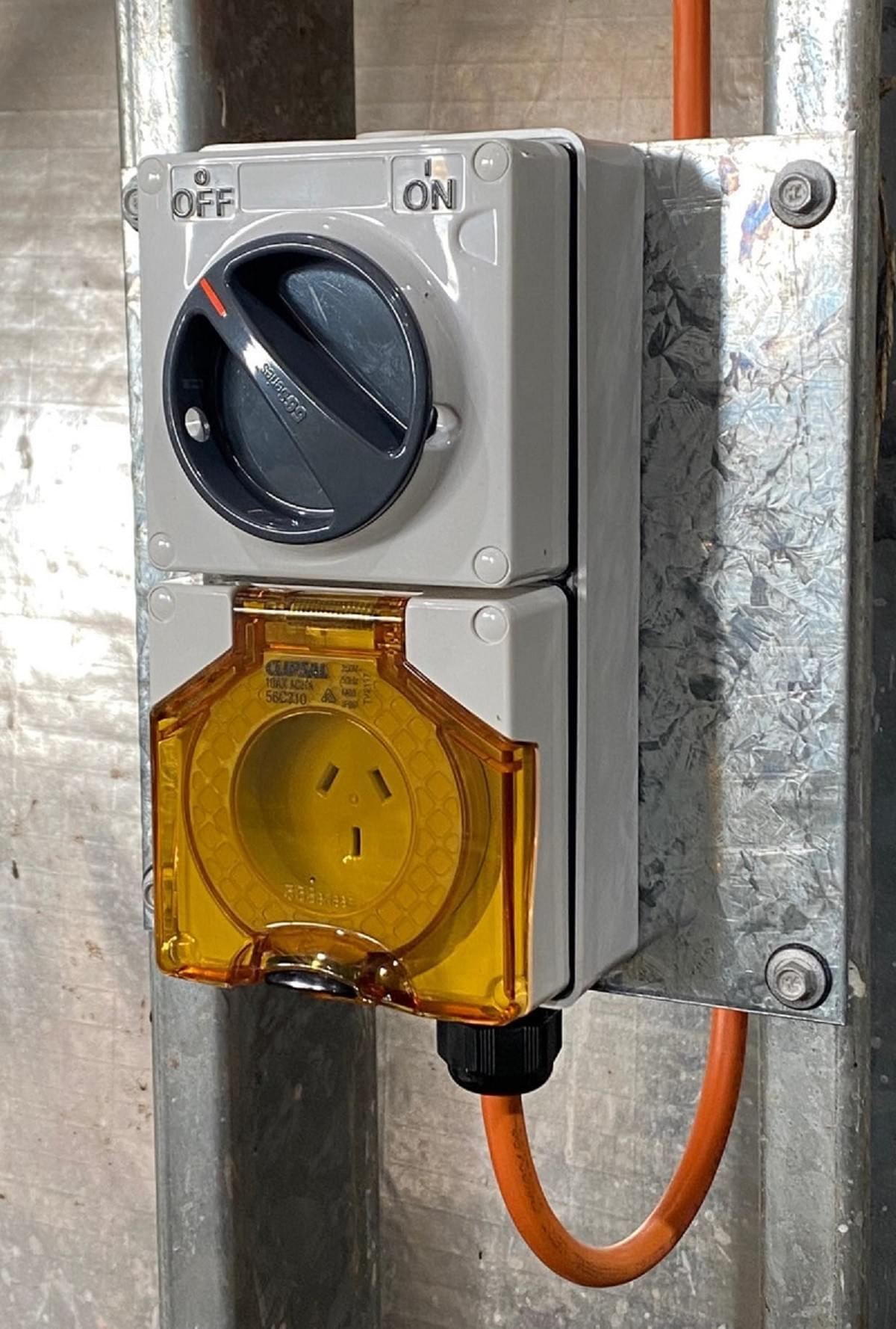 Clipsal Industrial Outlets, Plugs and Switches Explaine...