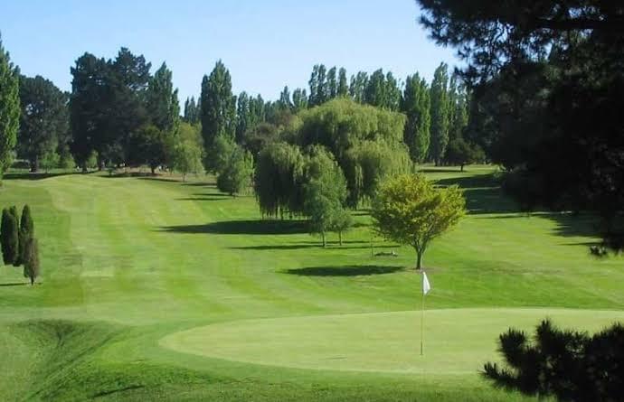 Carl Brooking Golf on Strikingly