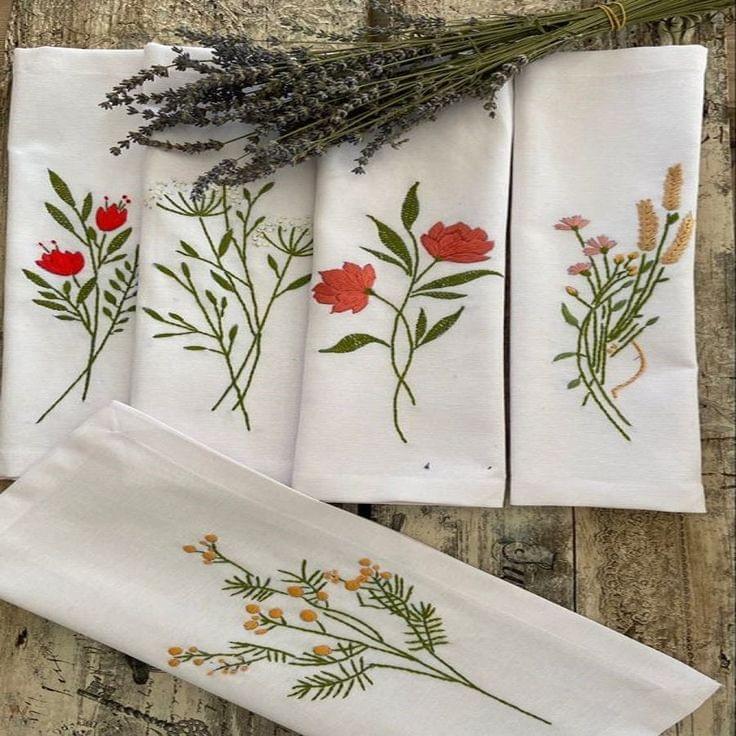 Hand-Embroidered Napkins: A Visual Feast of Artistry an...