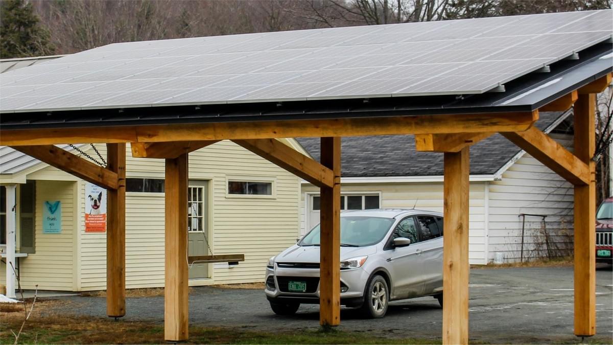 Carports Solaires : Quels Sont Les Avantages et Les Inc...