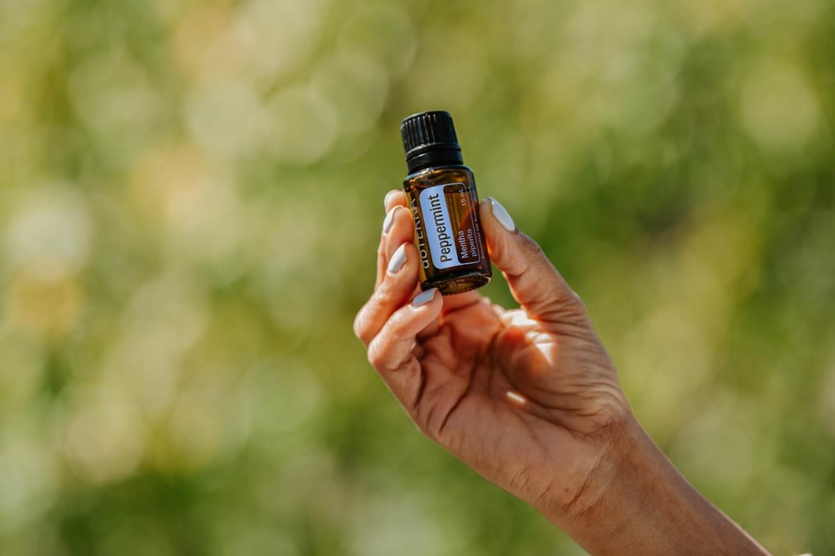 Why Every Mom Needs Peppermint Oil in Her Toolkit - Ess...