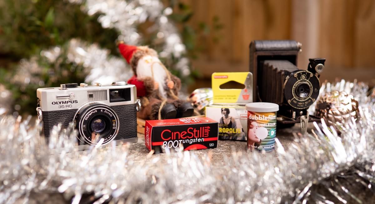 21 gift ideas for film photographers this Christmas - g...