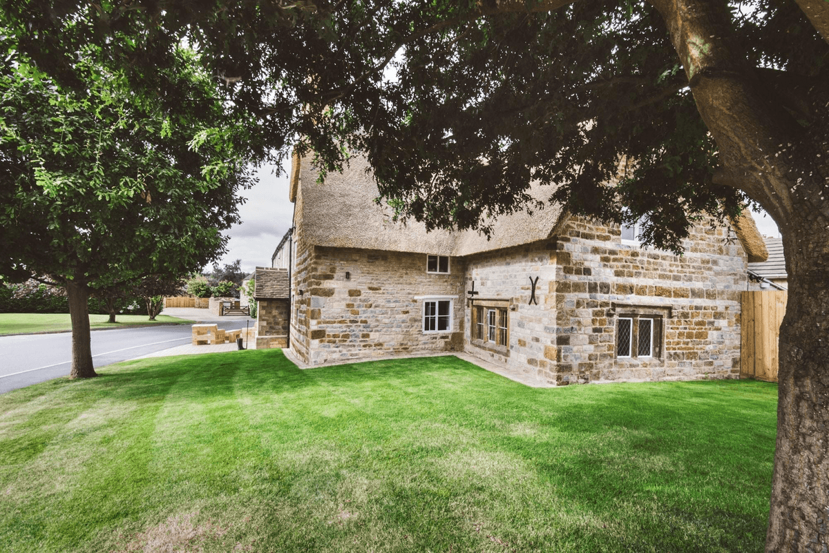 The Royal Oak Whatcote in Estrella Damm Top 50 Gastropu...