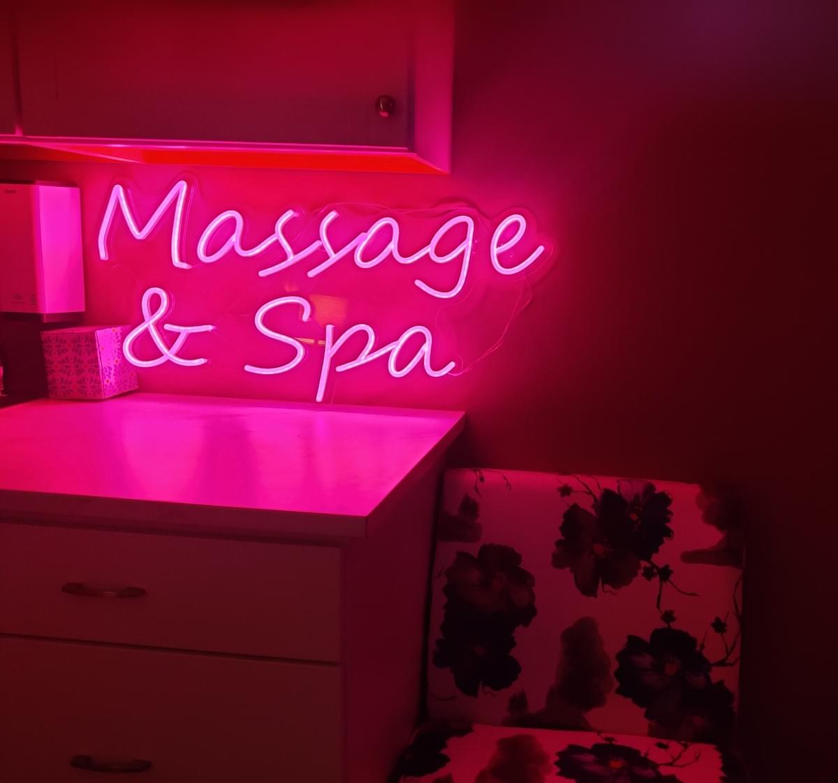 Pure Day Spa on Strikingly