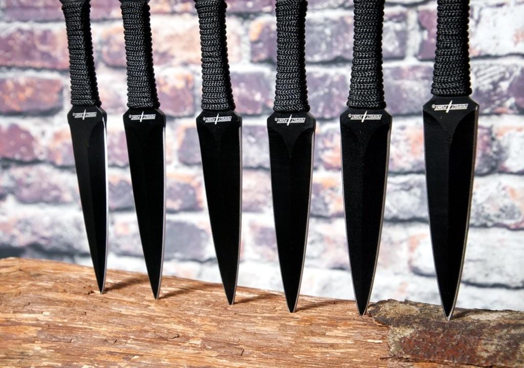 A Beginners’ Guide to Use Throwing Knives - Throwing-kn...