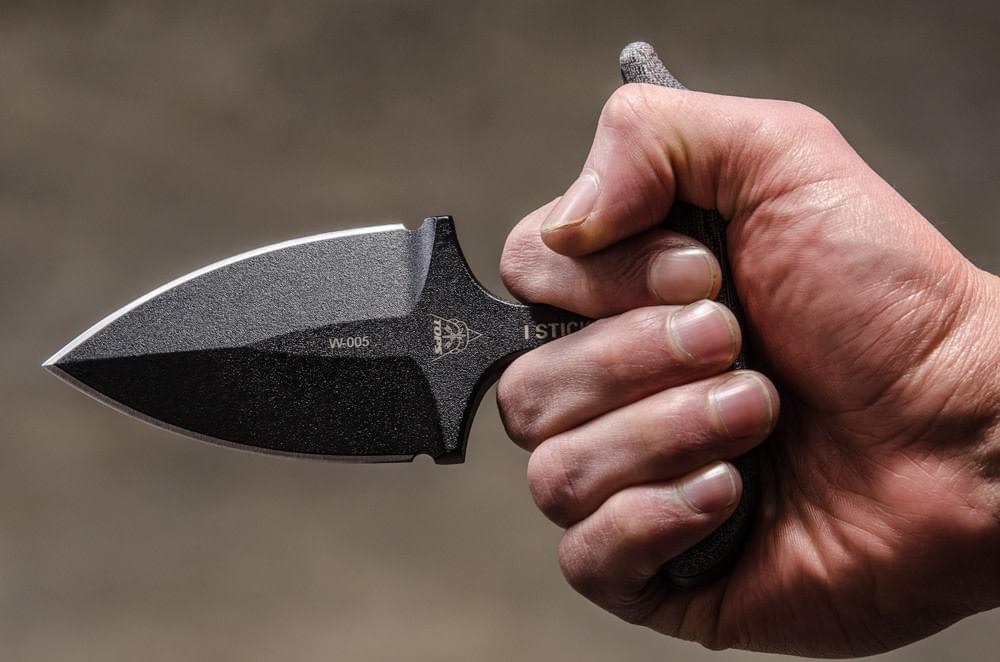 How to Use Daggers for Self-Defense?