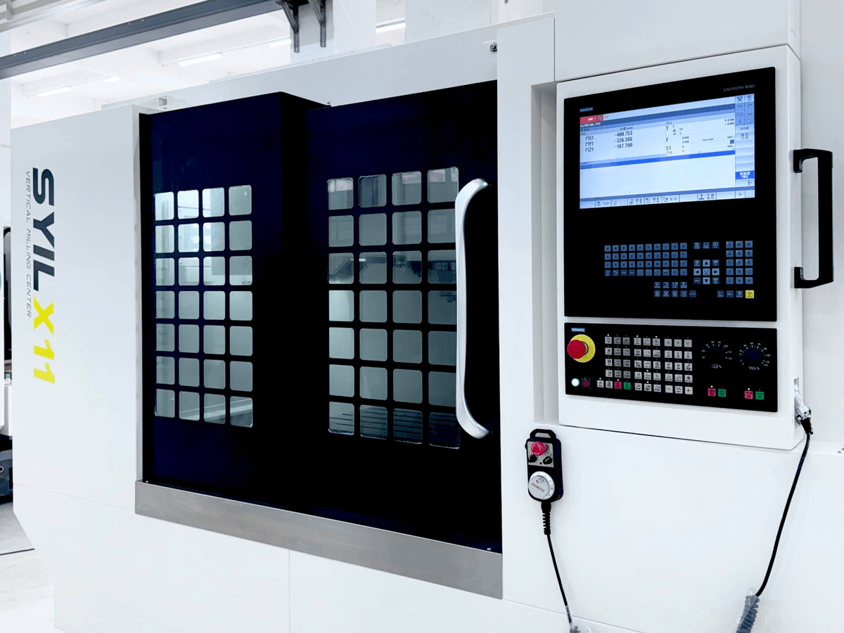 Vertical Machining Center | The Power and Precision of the SYIL X11
