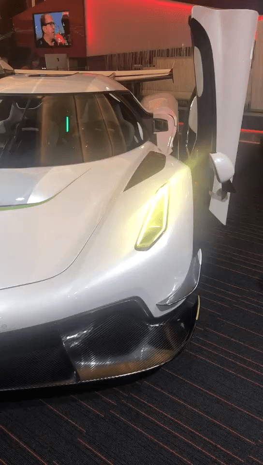 Sports Car Carbon Fiber Body Customization - Case Shari...