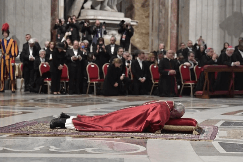 What Happens When a Pope Dies - VATICAN