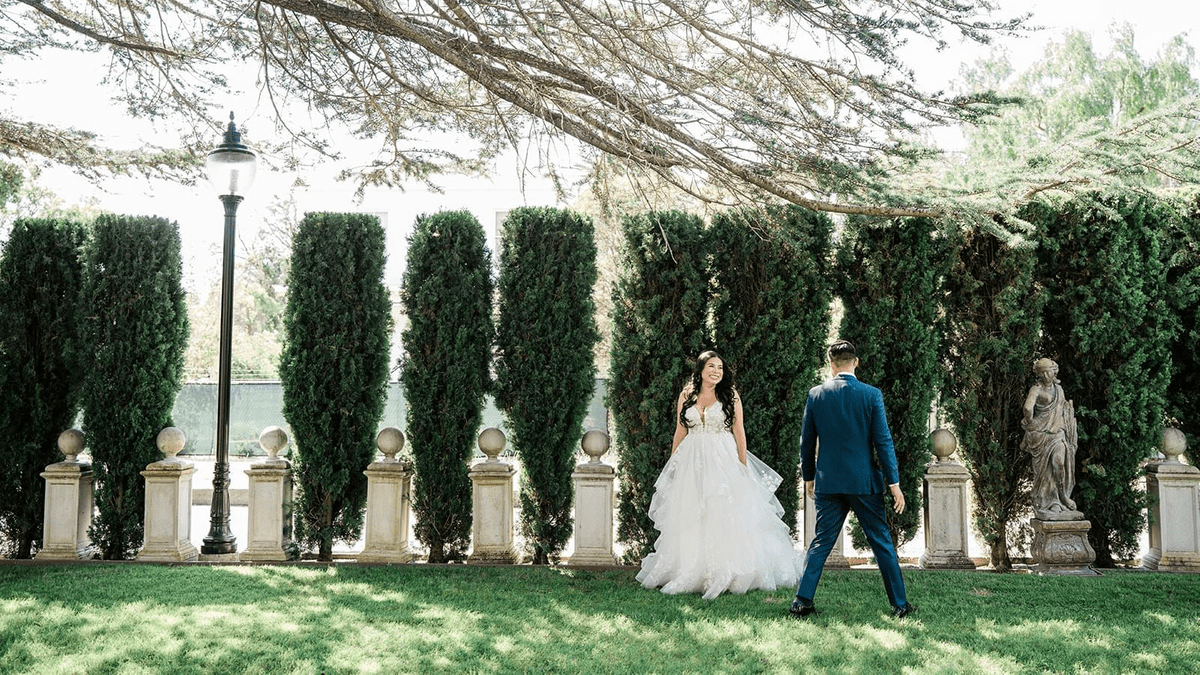 What is a cinematic wedding video?