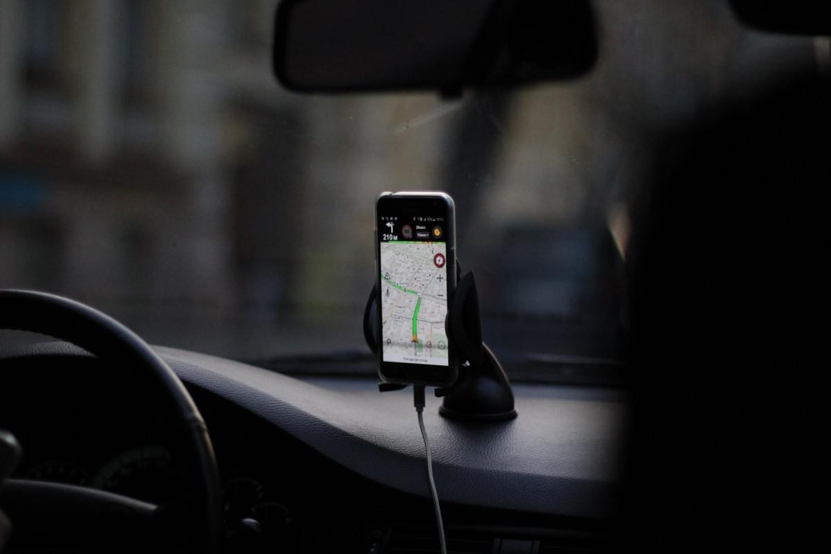 How Does a GPS Tracking System Work? - Waste Managemen