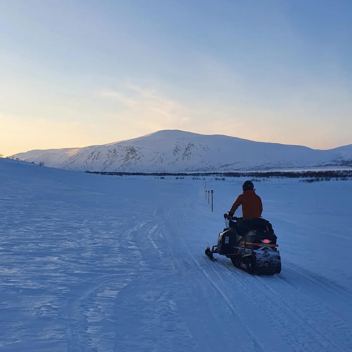 Snowmobile tours - Yllas Experiences