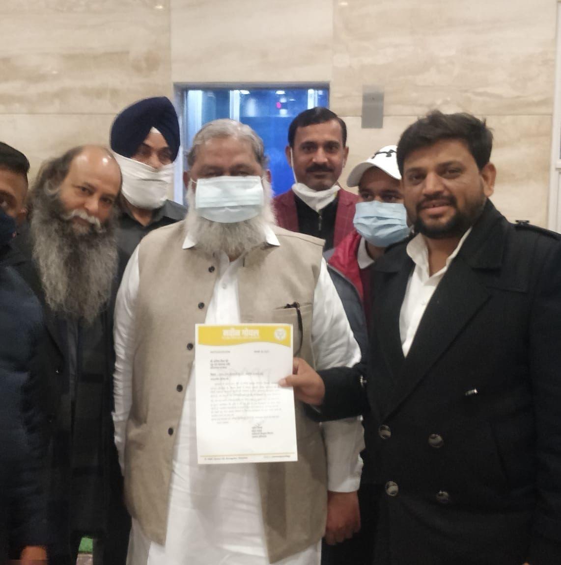 Renowned Social Activist Naveen Goyal Met Health Minist...