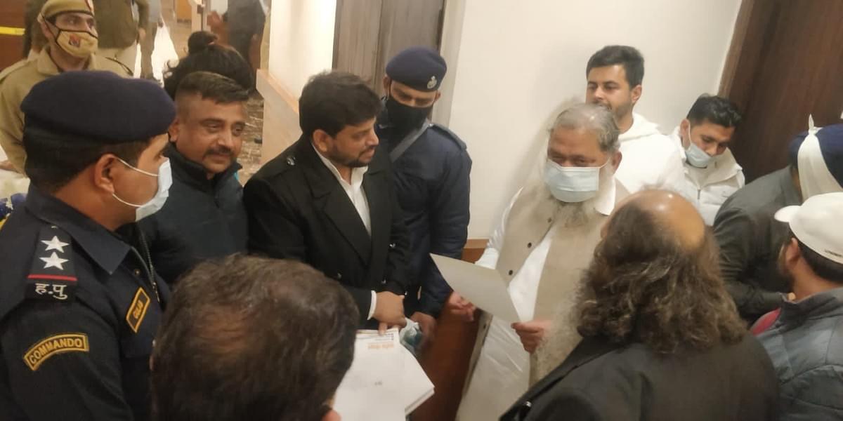 Renowned Social Activist Naveen Goyal Met Health Minist...