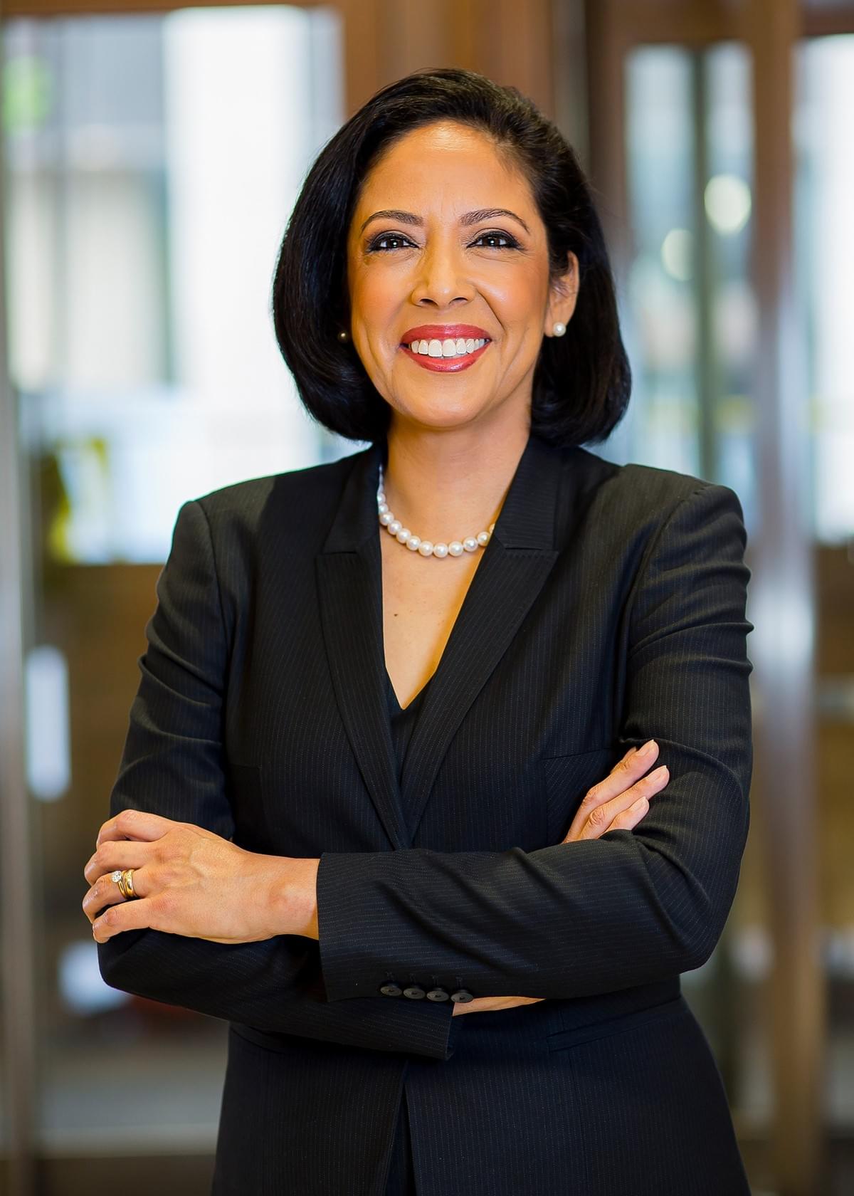 Ep. 105: From Girl Scouts CEO to Chief Growth Officer a...