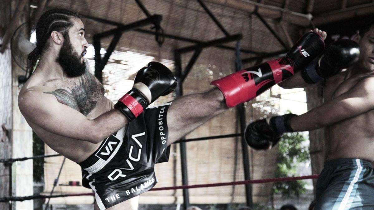 Mastering the Muay Thai Head Kick: A Comprehensive Guid...