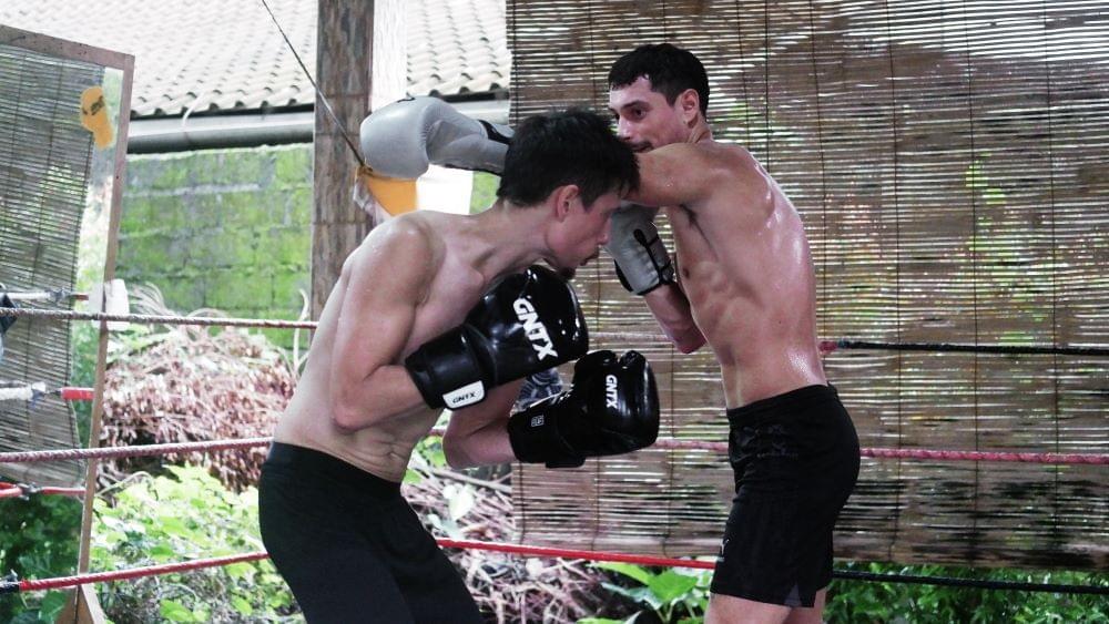 Mastering the Bob and Weave in Boxing - BOXING INTRODUC...