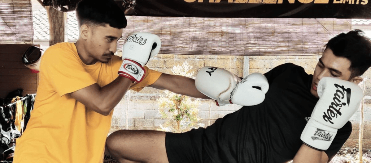 Mastering the Muay Thai Long Guard Technique - MUAY THA...