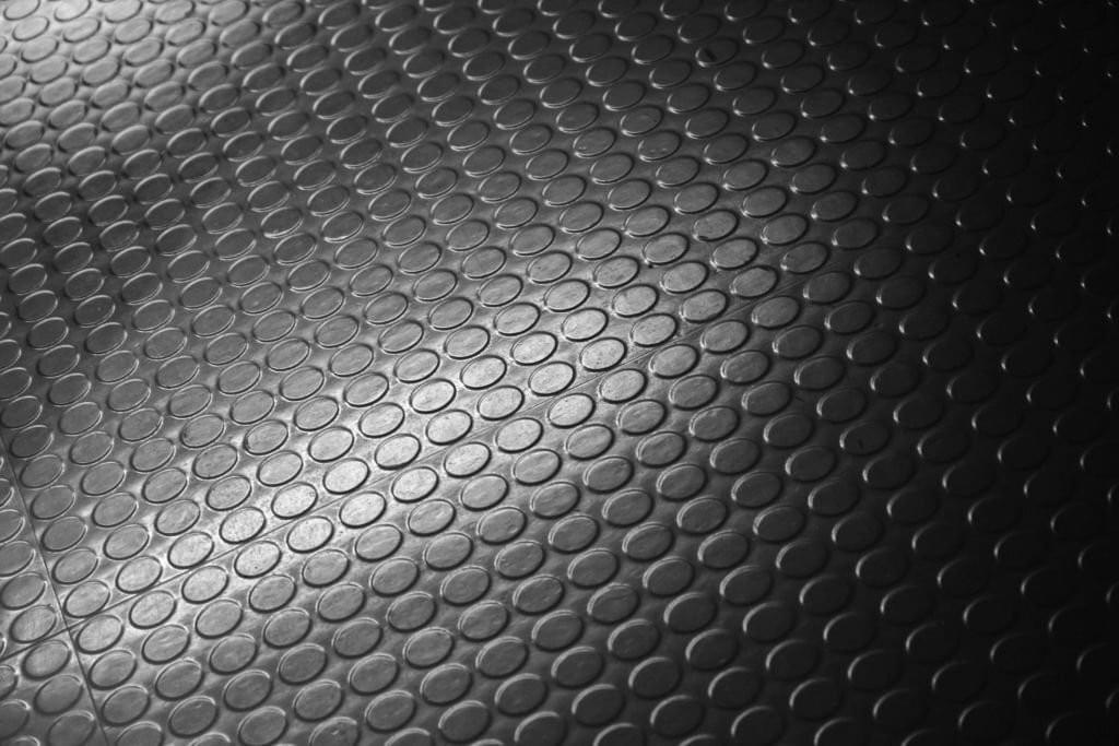 Choosing the Right Rubber Floor Mats for Residential Us...