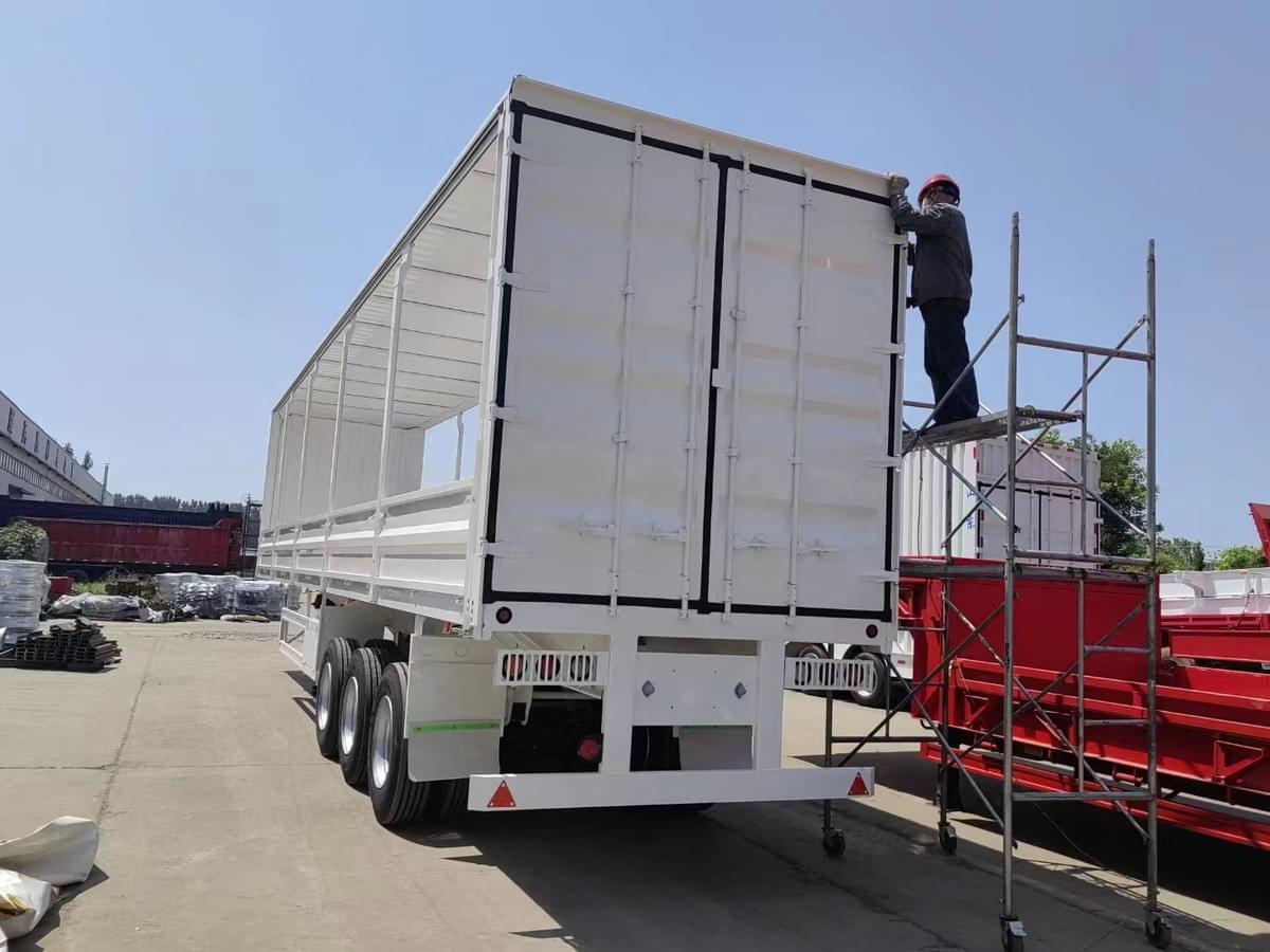 Use and maintenance of side curtain compartment body