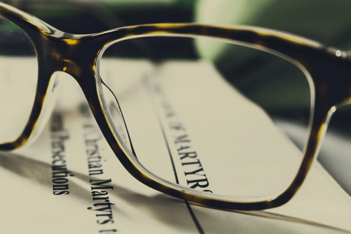 Understanding Sphere, Cylinder, and Axis in the Eyeglas...