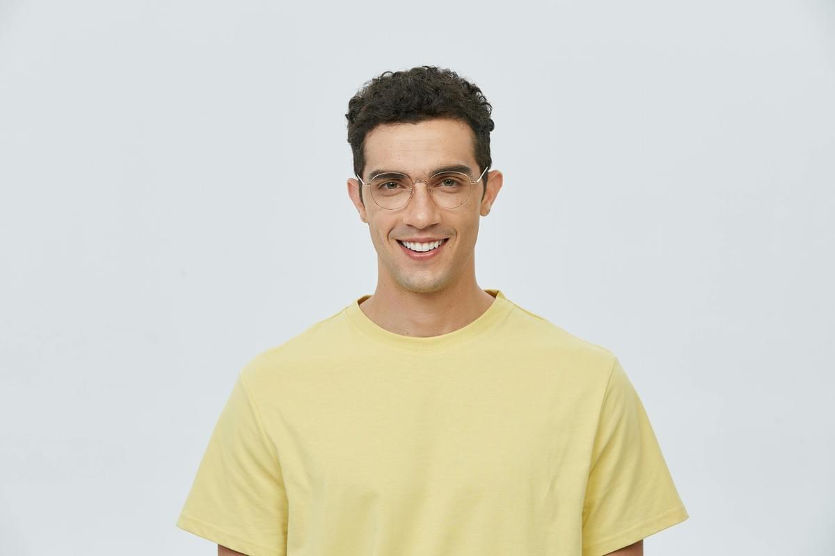 5 Benefits of Wearing Frameless Glasses