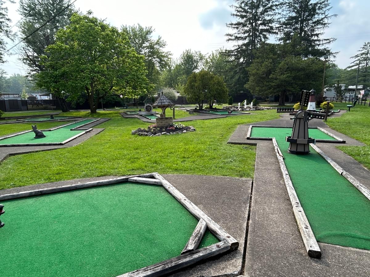 Amenities Galore at Mountain Pines Campground - Campgro...