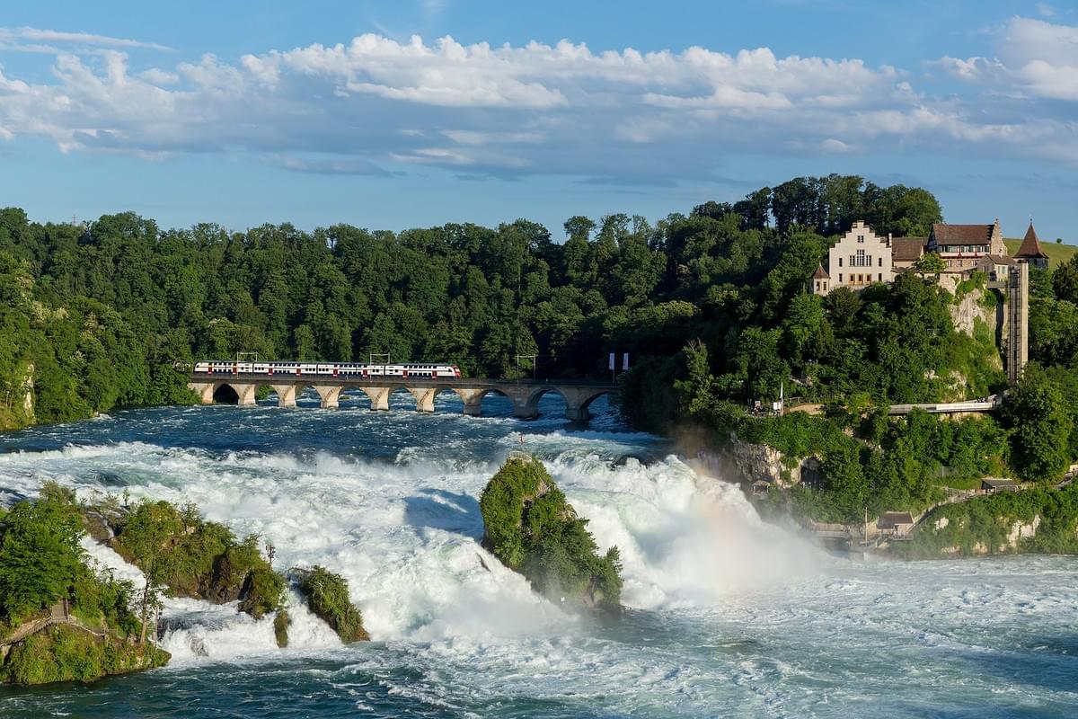 Rheinfall, der grösste Wasserfall Europas (DE) - DE SUI...