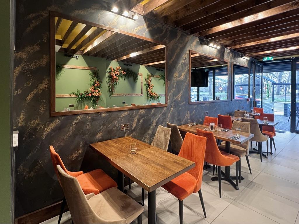 POISE Cocktail Bar & Restaurant