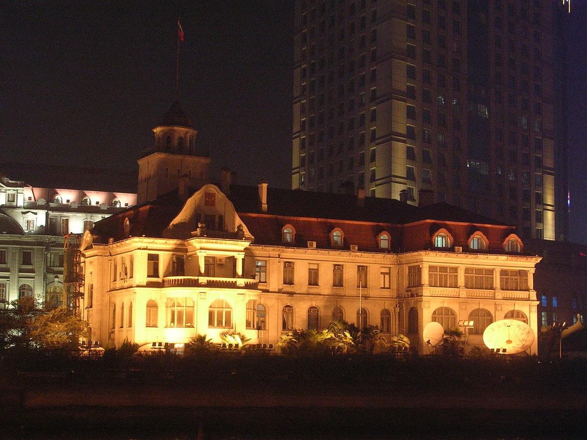 INFLUENTIAL COMMUNITY OF OLD SHANGHAI WHITE RUSSIANS