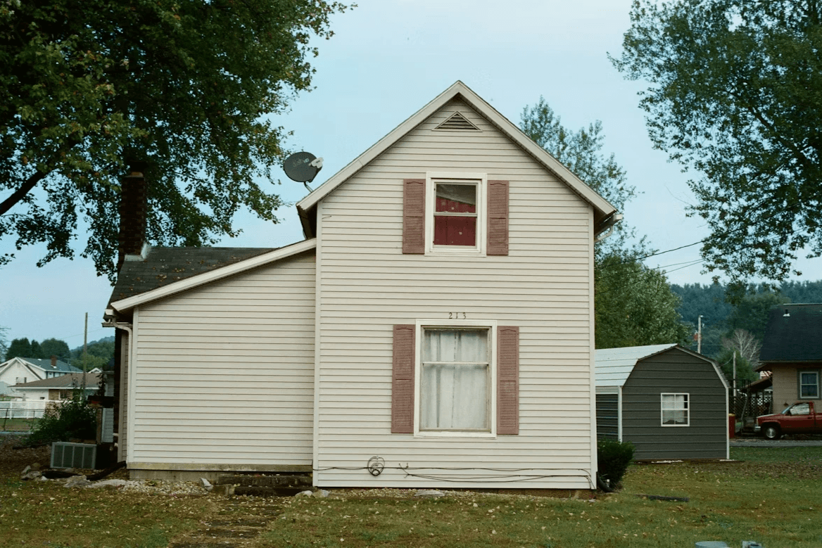 Transform Your Space with a Stunning Detachable House