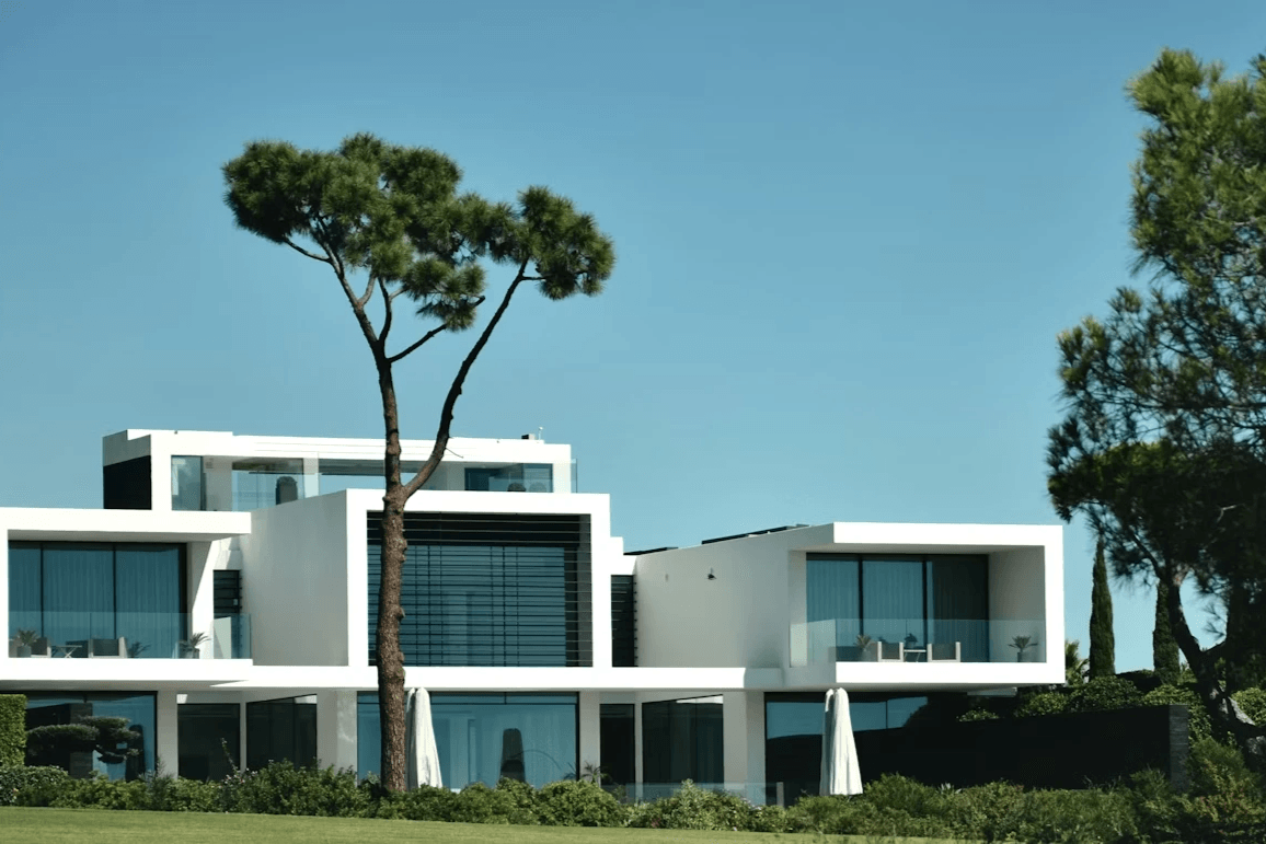 Stunning Modular Mansions You Can't Miss in 2025