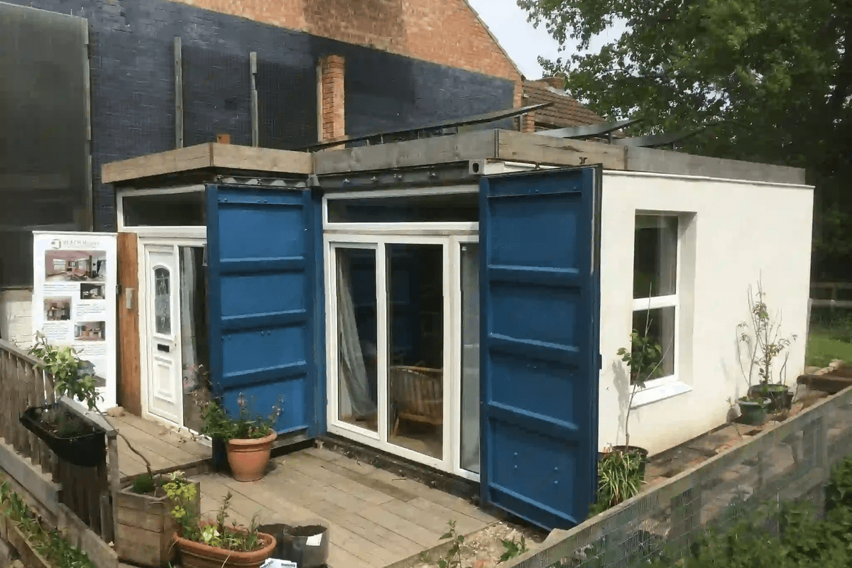 How to Build Stunning Tiny Houses from Shipping Contain...