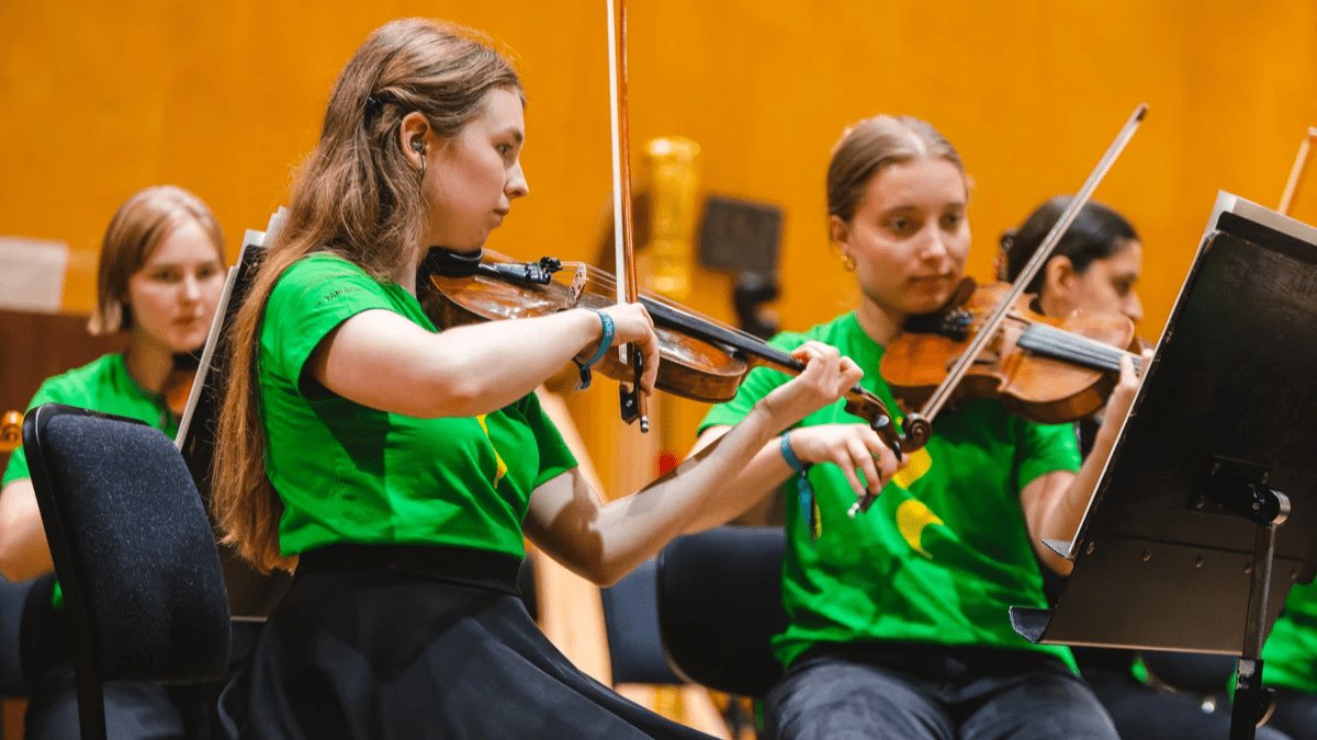 WIND & STRING ORCHESTRA - Side by Side by El Sistema English